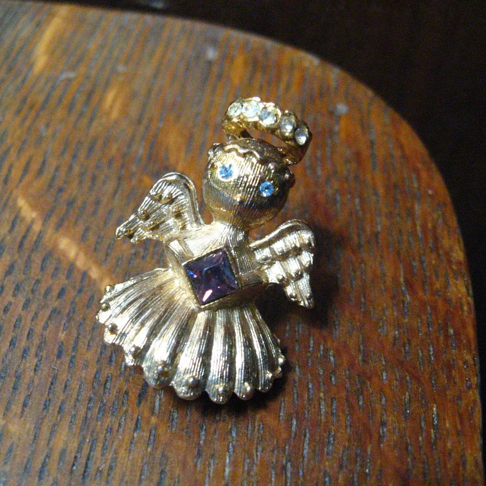 Ultra Angel February Birthstone Vintage Lapel Pin - Gem